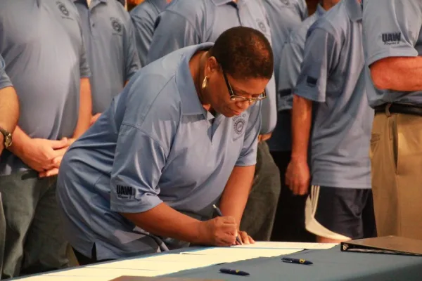 Unfair labor practices charged at Volkswagen's US plant | UAW Local 1166